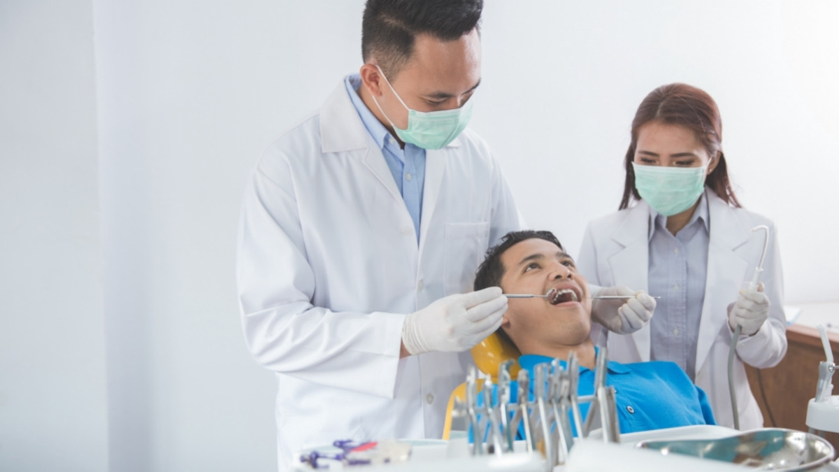 Orang dengan Kondisi Ini Tak Boleh Cabut Gigi Sembarangan - KlikDokter